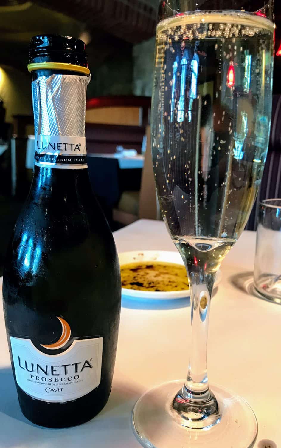 60 Second Wine Review - Cavit Lunetta Prosecco - SpitBucket